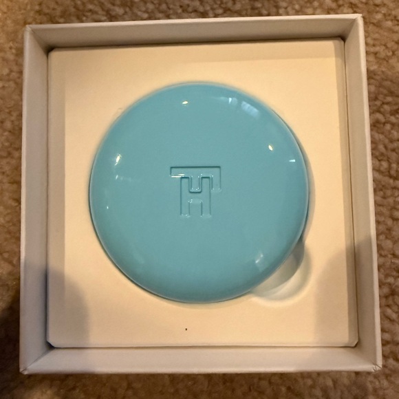 Fara Homidi | Makeup | Fara Homidi Essential Lip Refillable Compact ...